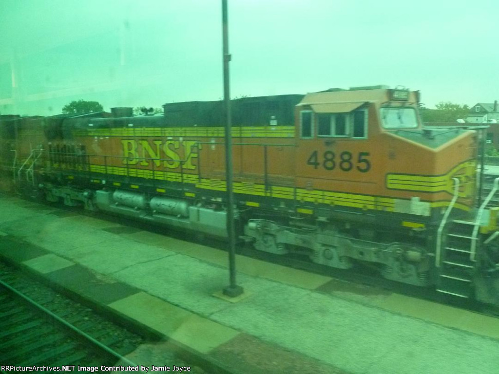 BNSF 4885